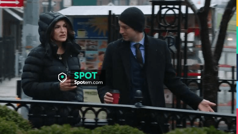 Mackage Farren Light Down Coat worn by Detective Olivia Benson (Mariska ...