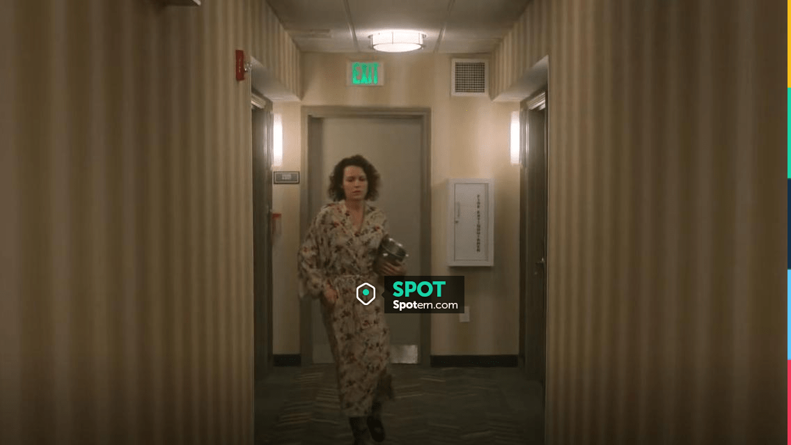 Hanro Floral Knee Length Robe worn by Grace Gordon Greene (Carla Gugino ...
