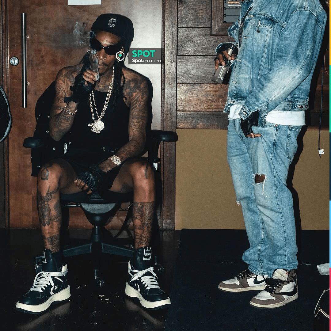 Balenciaga Black Gotham Cat Sunglasses worn by Wiz Khalifa on the ...