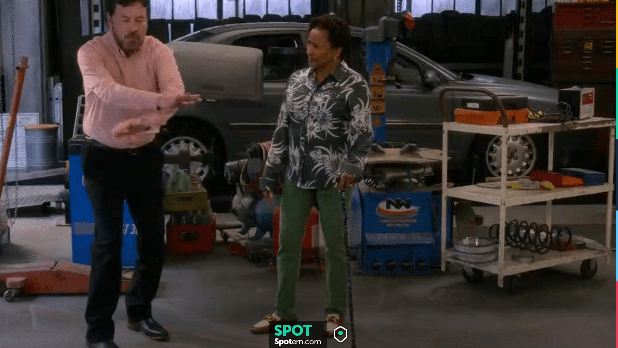 Jeffrey Campbell Velviteen Flats worn by Lucretia Turner (Wanda Sykes ...