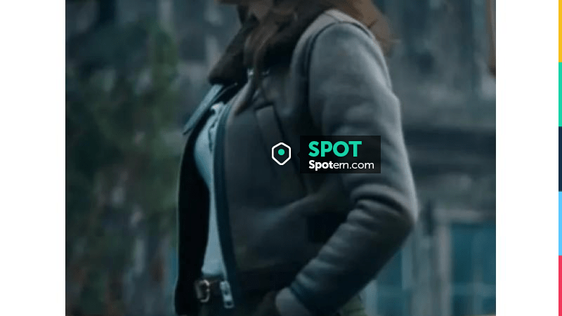 Tracker TV series: Brown shearling Leather Jacket (Sofia Pernas) in season 1, episode 6 | Spotern