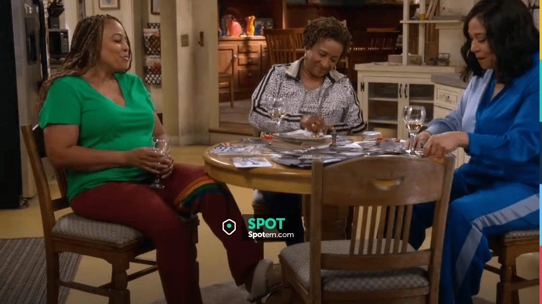 Aviator Nation Chevron Sweat­pants worn by Regina Upshaw (Kim Fields ...