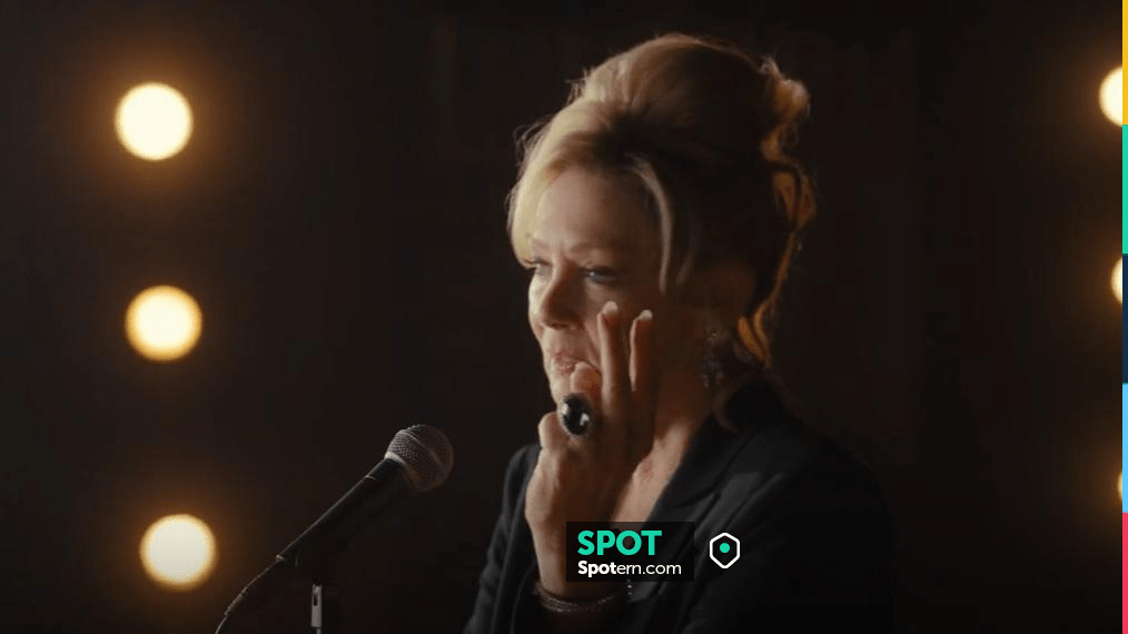 Cinq à Sept Amie Blaz­er worn by Deborah Vance (Jean Smart) as seen in ...