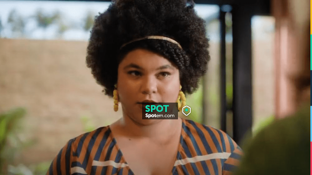 Fan Flare Hoop Ear­rings worn by Madison Feliciano (Ebony Vagulans) as ...
