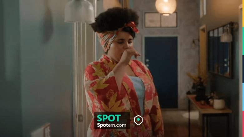 Spell Tyler Maxi Ki­mono worn by Madison Feliciano (Ebony Vagulans) as ...