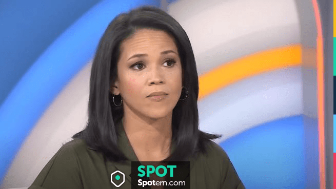 Robe chemise midi en coton mélangé Lela Rose en olive portée par Laura ...