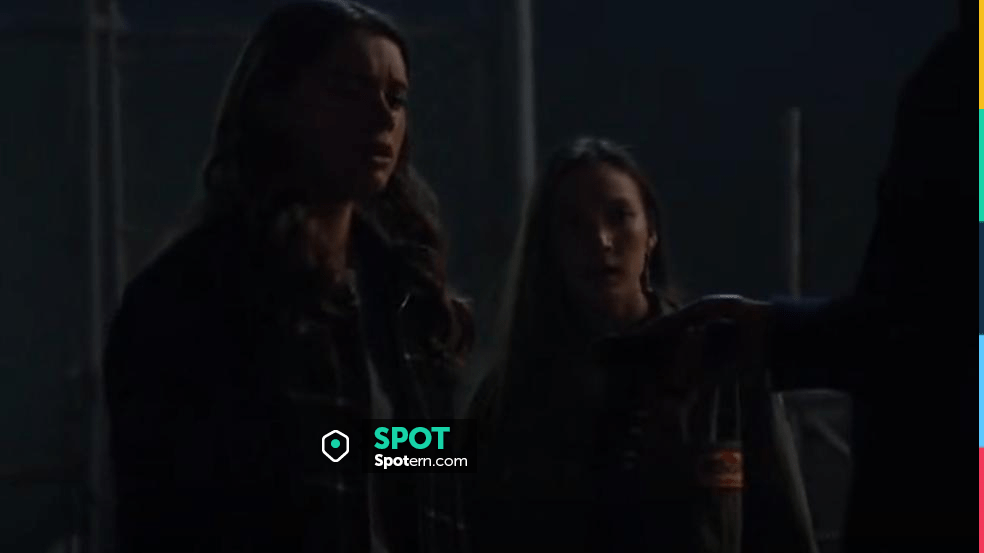 Abercrombie & Fitch Cropped jack­et worn by Stella Walker (Violet ...