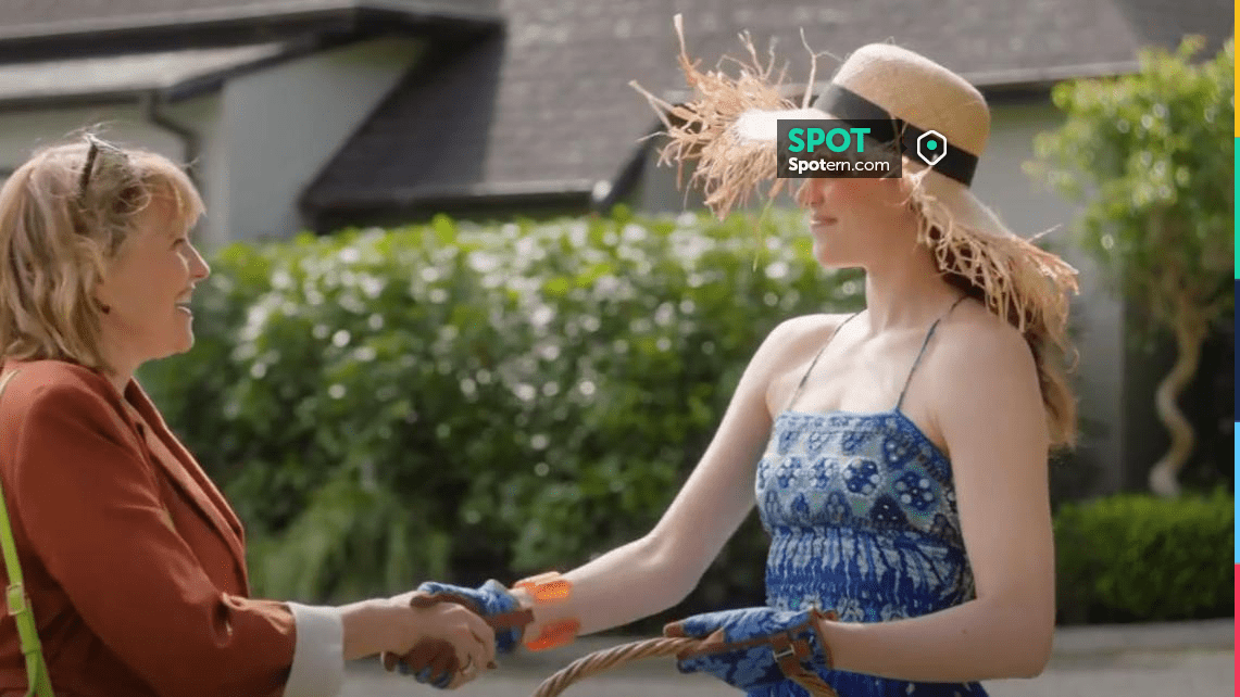 Asos Oversized Raw Edge Fringed Sun Floppy Hat worn by Lillian Reid ...