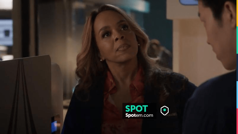 Fjallraven In­su­lat­ed Hood­ie worn by Maxine Roby (Paula Newsome) as ...