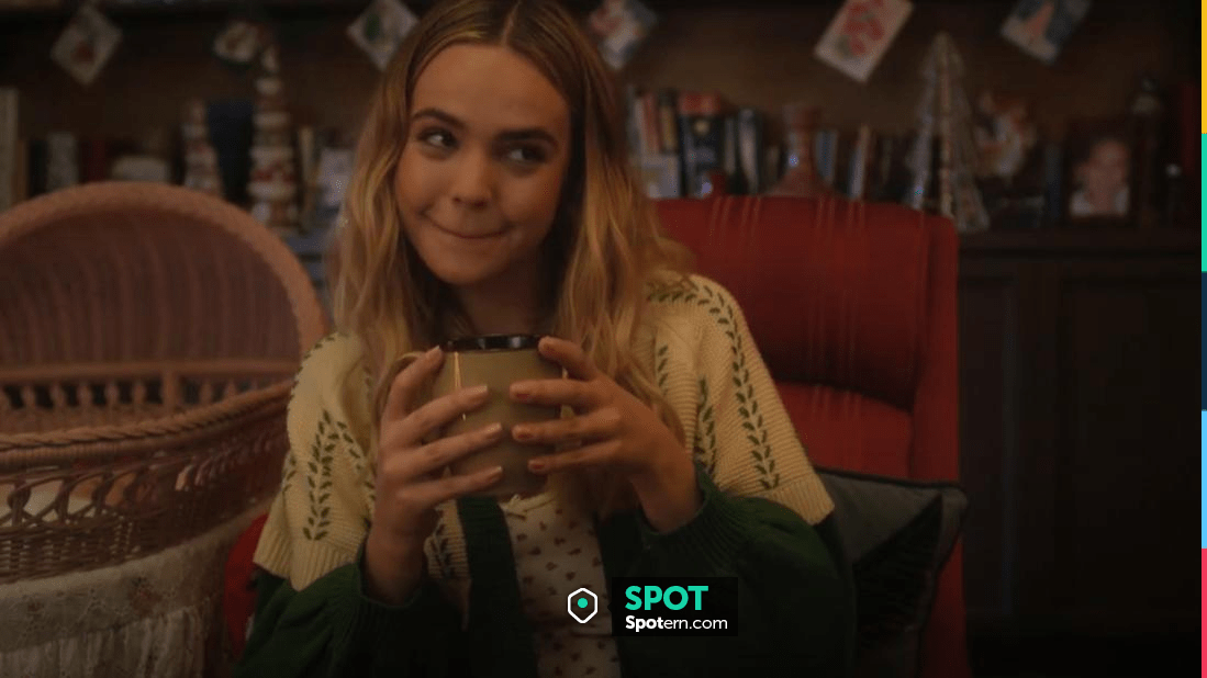 Brandy Melville Skylar Floral Eyelet Scallop worn by Imogen Adams ...