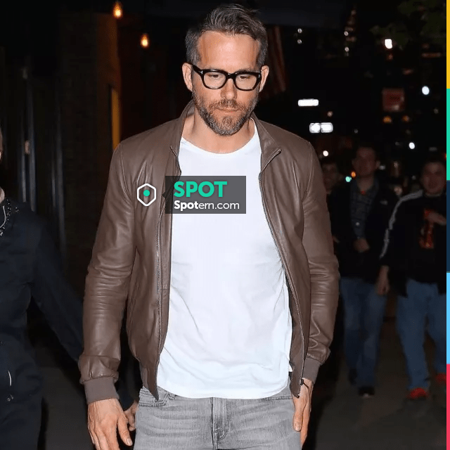 Ryan Reynolds Wardrobe : the actor is wearing Tom Ford Eyeglasses to go ...
