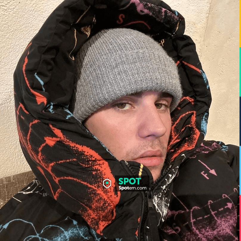 Manteau MSFTS noir antigravité de Justin Bieber sur le compte Instagram ...