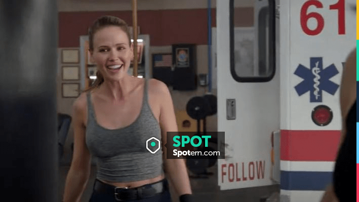 Vuori Women's Halo Performance Crop worn by Lyla Novak (Jocelyn Hudon ...