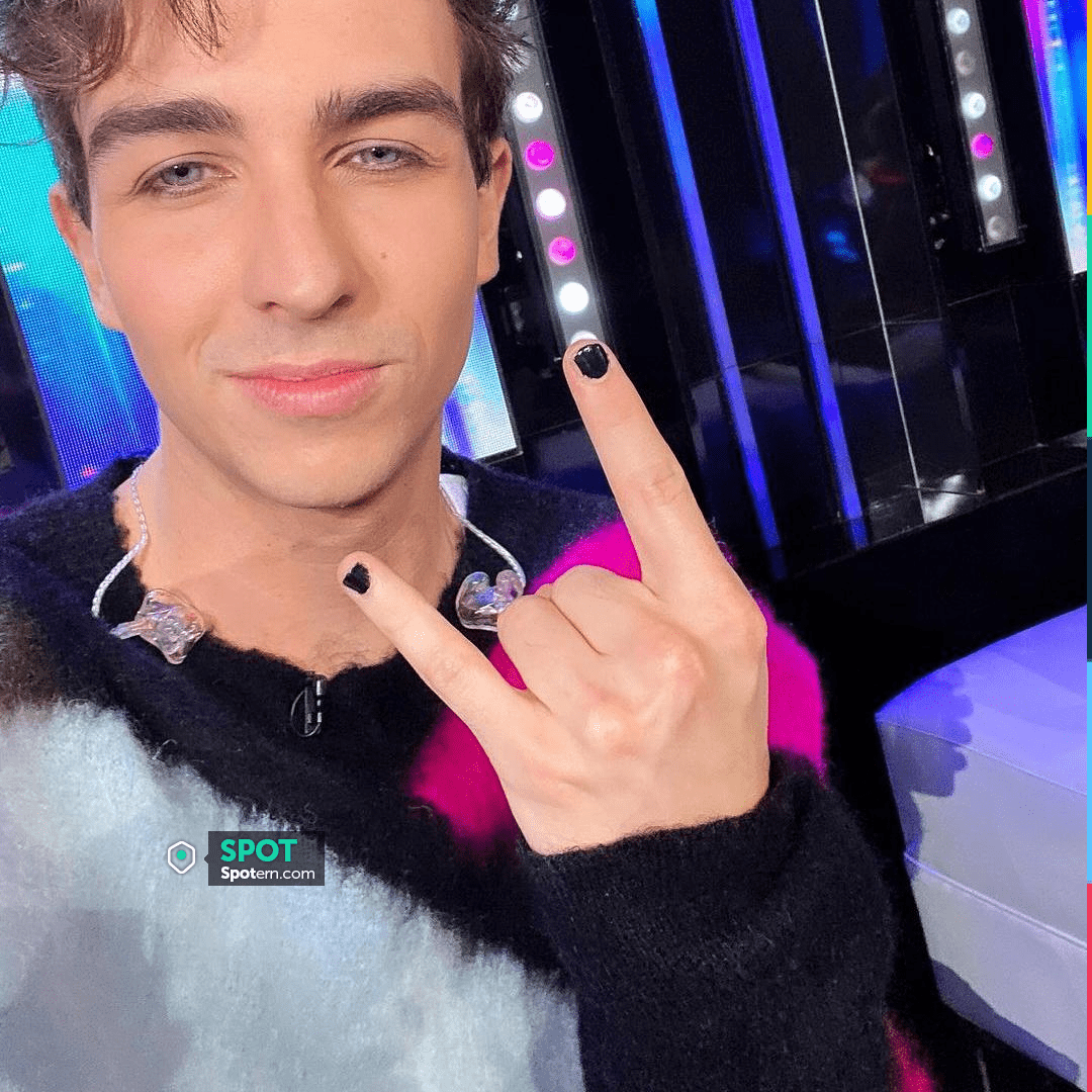 Colorblock Sweater of KAYKO on the Instagram account @kaykomusic | Spotern