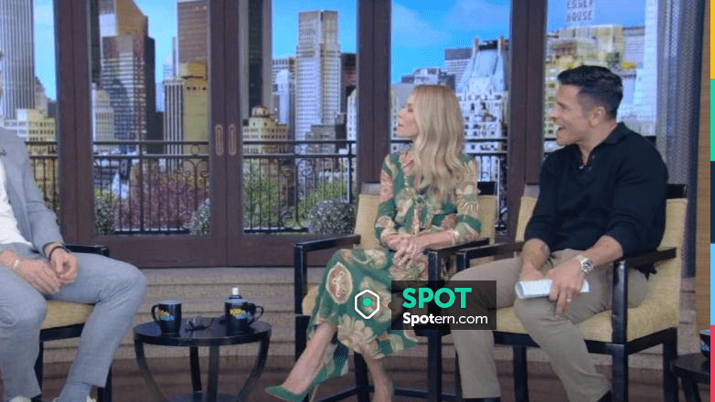 Gucci Pleated Printed Silk Crepe De Chine Midi Dress worn by Kelly Ripa ...