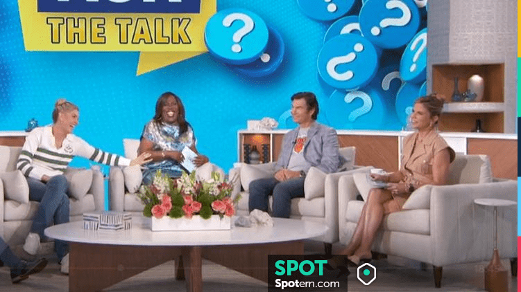 Mules Saint Laurent LA 16 portées par Natalie Morales vues dans The ...
