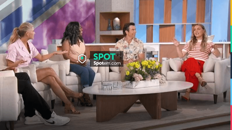 Donna Karan Sleeveless V-Neck Top worn by Sheryl Underwood as seen in ...