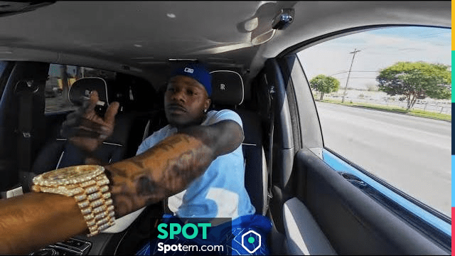 Short Nike bleu royal à gros logo 'Flow' porté par DaBaby dans Dababy ...