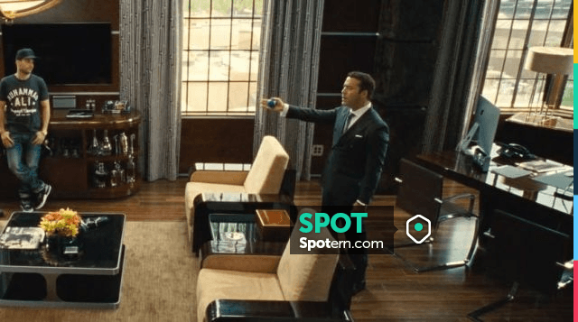 the office chair in entourage | Spotern