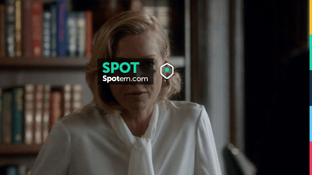 The earrings Arte Designs of Elizabeth North (Portia de Rossi) in ...