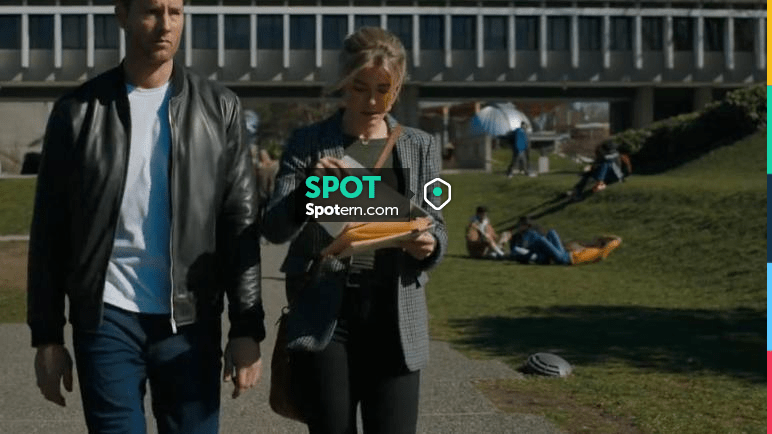 H&M Single Breasted Blazer worn by Dory Shaw (Melissa Roxburgh) as seen ...