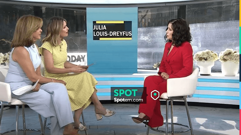 Carolina Herrera Crepe Pants worn by Julia Louis-Dreyfus as seen in ...