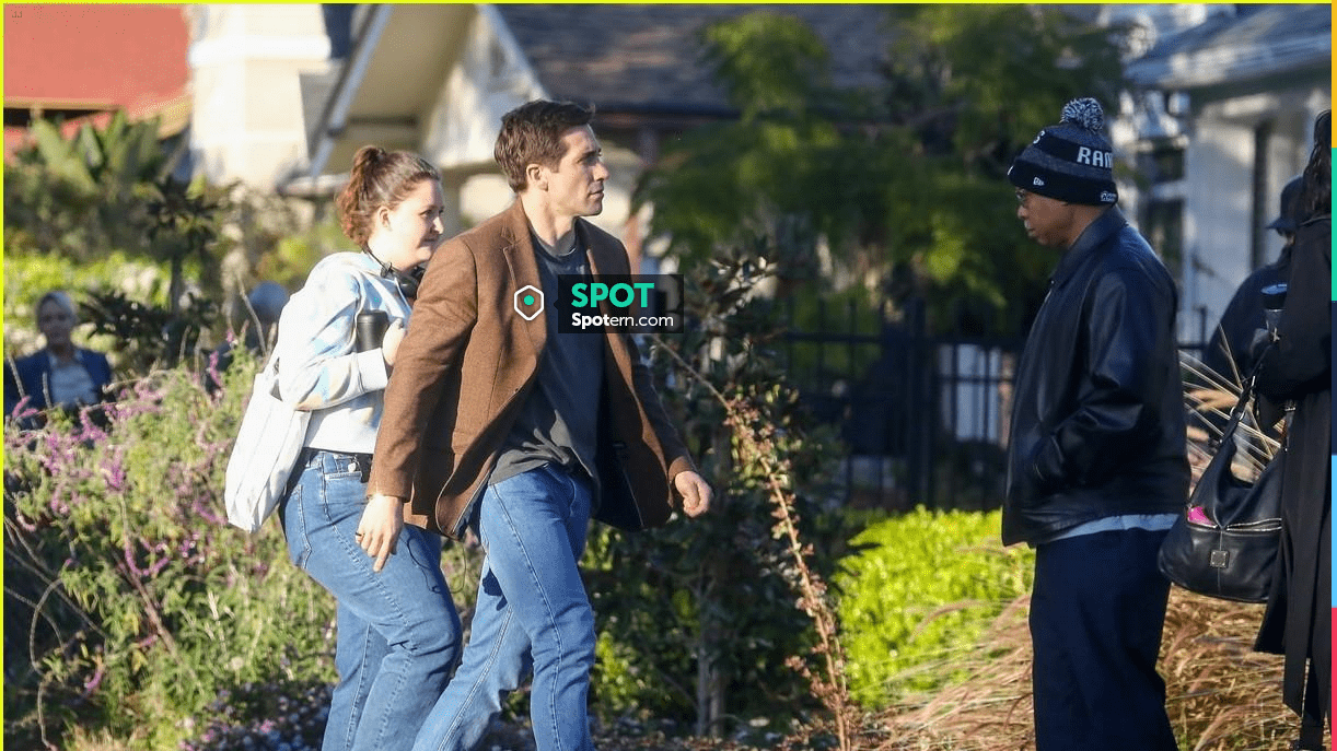 Presumed Innocent Wardrobe: Jake Gyllenhaal is wearing a vintage ...