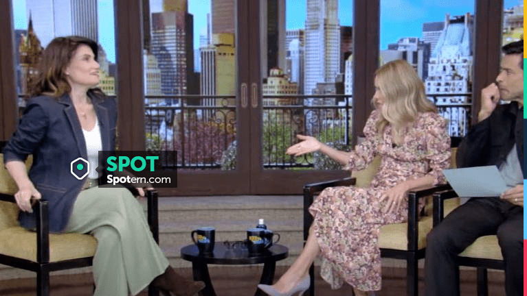 Cinq a Sept Khloe Denim Blazer worn by Idina Menzel as seen in LIVE ...