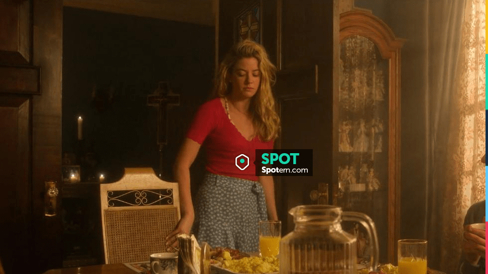 Sezane Cloe Jumper worn by Kelly Beasley (Mallory Bechtel) as seen in ...