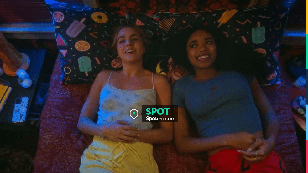 Playboy by Pacsun Blue Bouquet Lace Cami worn by Imogen Adams (Bailee Madison) as seen in Pretty ...