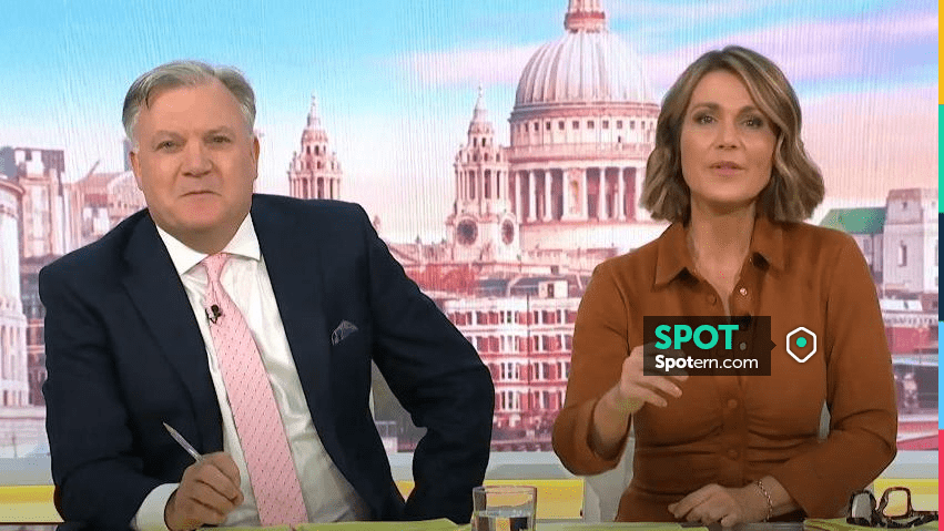 Sosandar Tan Robe chemise midi en faux daim froncé sur le devant portée ...