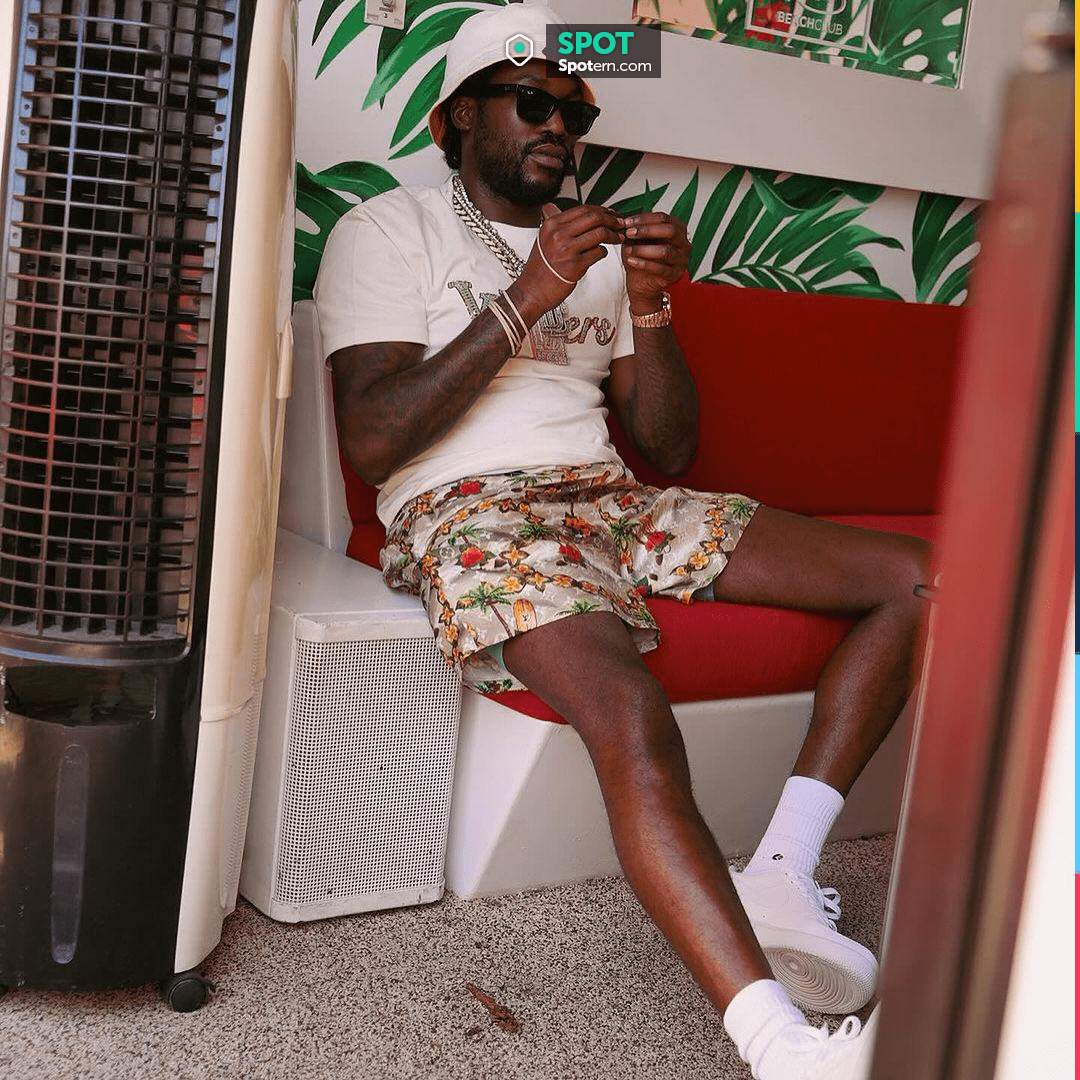 Louis Vuitton White & Orange LV Bucket Hat worn by Meek Mill on the ...