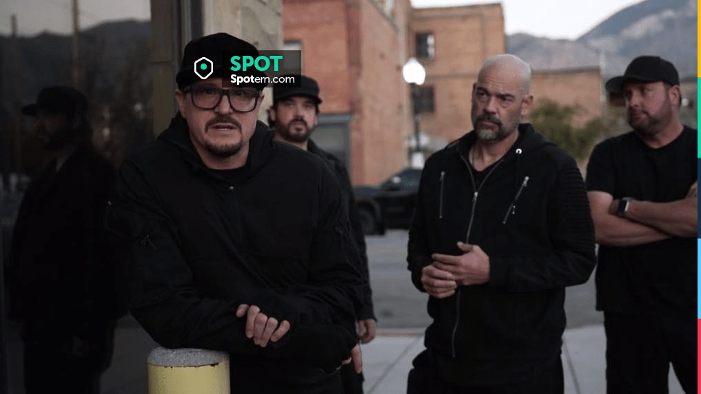 Ghost Adventures TV show: Zak Bagans is wearing Black hat cap in ...