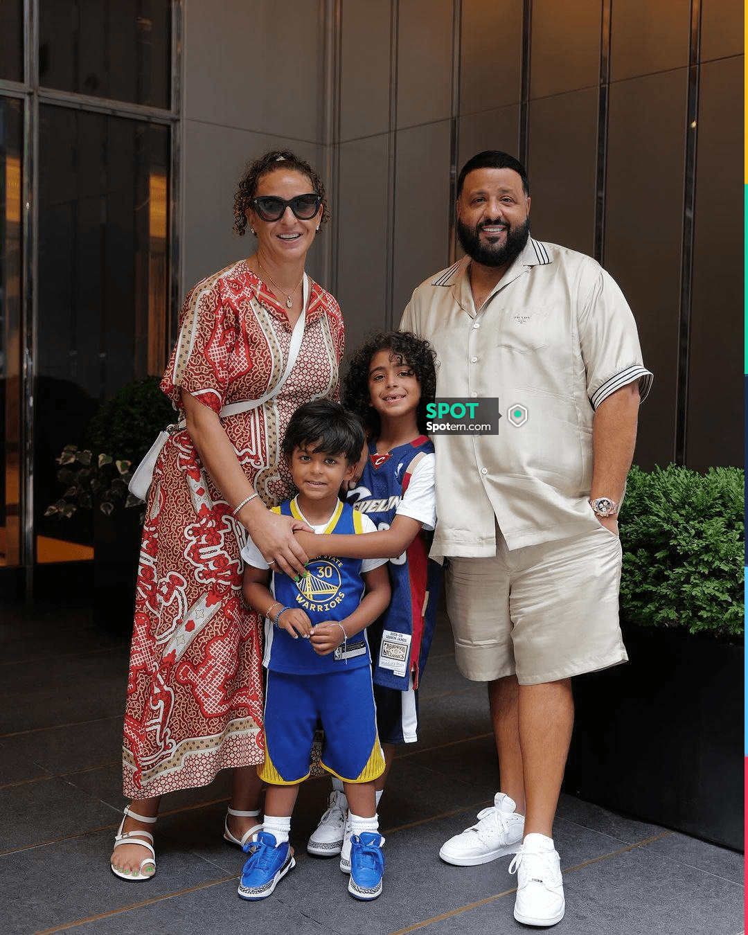 Chemise Prada en soie beige et noir portée par DJ Khaled sur le compte ...