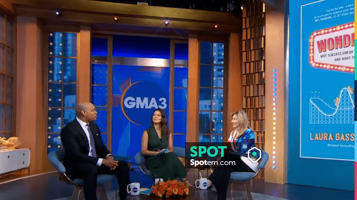 Alice + Olivia Denny Blazer floral de gran formato usado por Laura ...