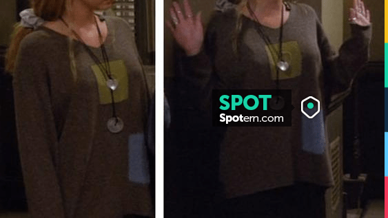 Phoebe Buffay Outfits: Lisa Kudrow wears Sweater with colored squares ...