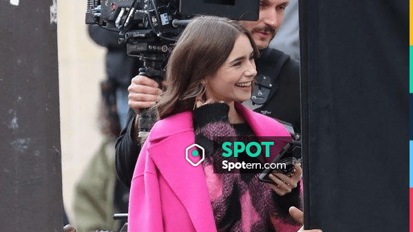 Emily in Paris Season 1 outfits: Emily Cooper (Lily Collins) is wearing Pink Trench Coat in ...