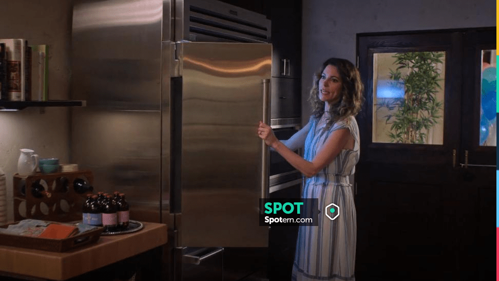 Robe Rails Ashlyn portée par Amanda LaRusso (Courtney Henggeler) telle ...