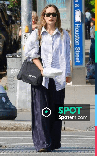 Source inconnue Pantalon rayé oversize porté par Olivia Wilde à New ...