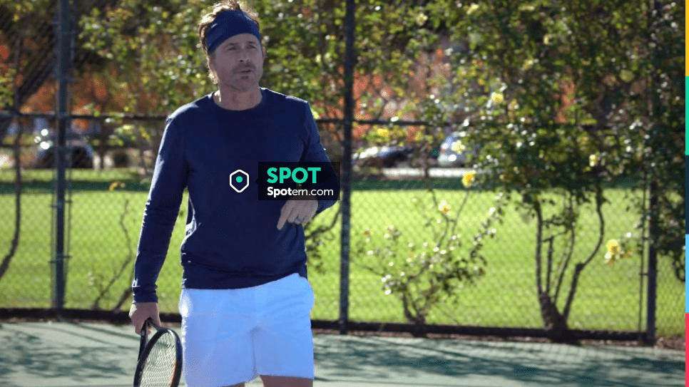 Alo Yoga Triumph Manga larga usada por Ellis Dragon (Rob Lowe) como se ...