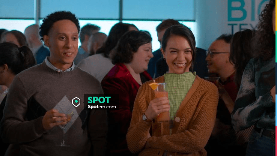 Uniqlo Premium Lambswool Crew Neck Sweater worn by Malcolm (Aaron ...