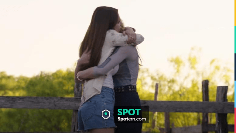 Le short original de Rolla en bleu New York porté par Stella Walker ...