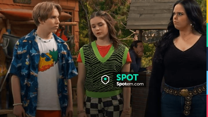 Urban Revivo Stripe Knitted V Neck Sweater Vest in Green worn by Winnie ...