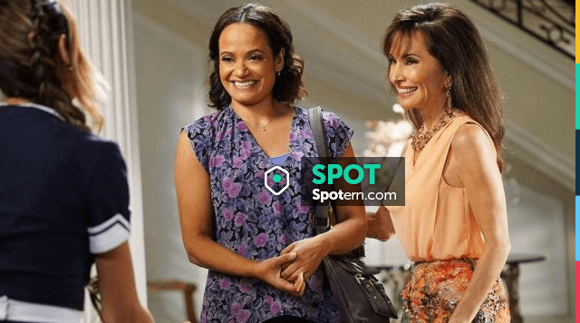 The blouse violet Zoila Diaz (Judy Reyes) in Devious Maids S4E1 | Spotern