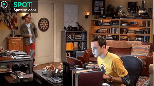 The chair Aeron Sheldon Cooper (Jim Parsons) in The Big Bang Theory ...