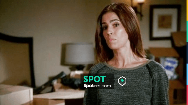 Le pull gris chiné de Marisol Suarez (Ana Ortiz) dans Devious Maids ...