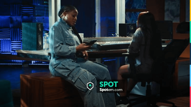 Forever 21 Baggy Wide-Leg Cargo Jeans worn by Windy Johnson (Nijah Brenea) as seen in Kold x ...