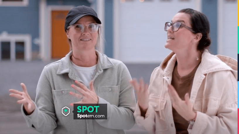 Marketplace Manning Solid Lewis Shirt worn by Leslie Davis as seen in ...