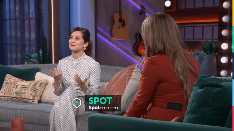Loretta Caponi Alicia Pants worn by Melanie Zanetti as seen in The ...