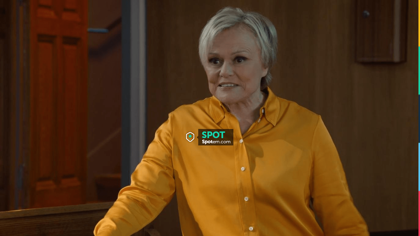 The looks of the series Master Crimes: Muriel Robin wears a yellow ...